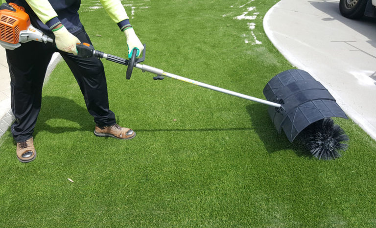 12 Easy Maintenance Tips for Your Artificial Lawn - Relyir